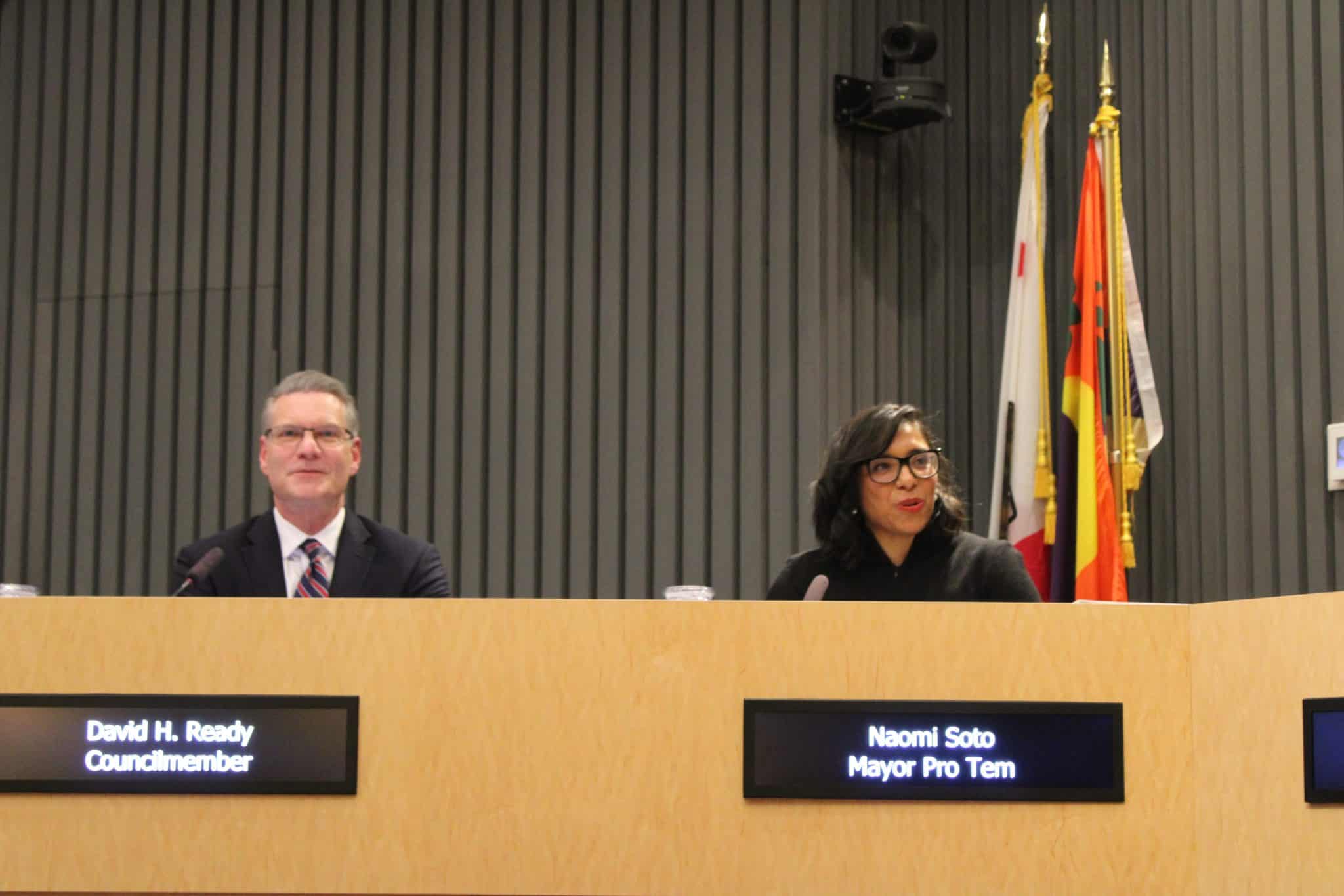 Palm Springs welcomes new mayor, councilmembers during mostly ceremonial meeting ⋆ The Palm ...